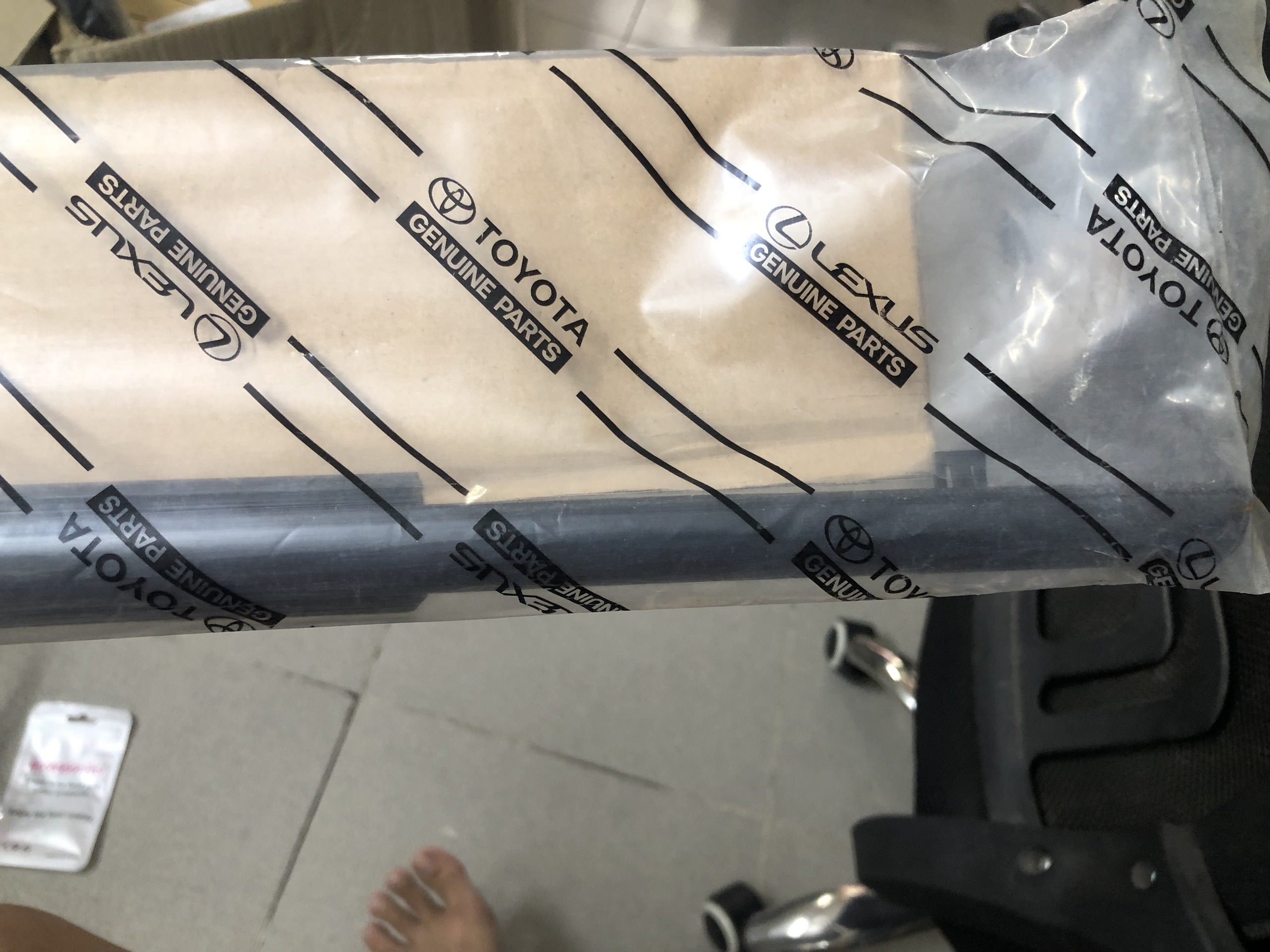 Lông mi cửa trước trái Toyota Innova 2017-2022