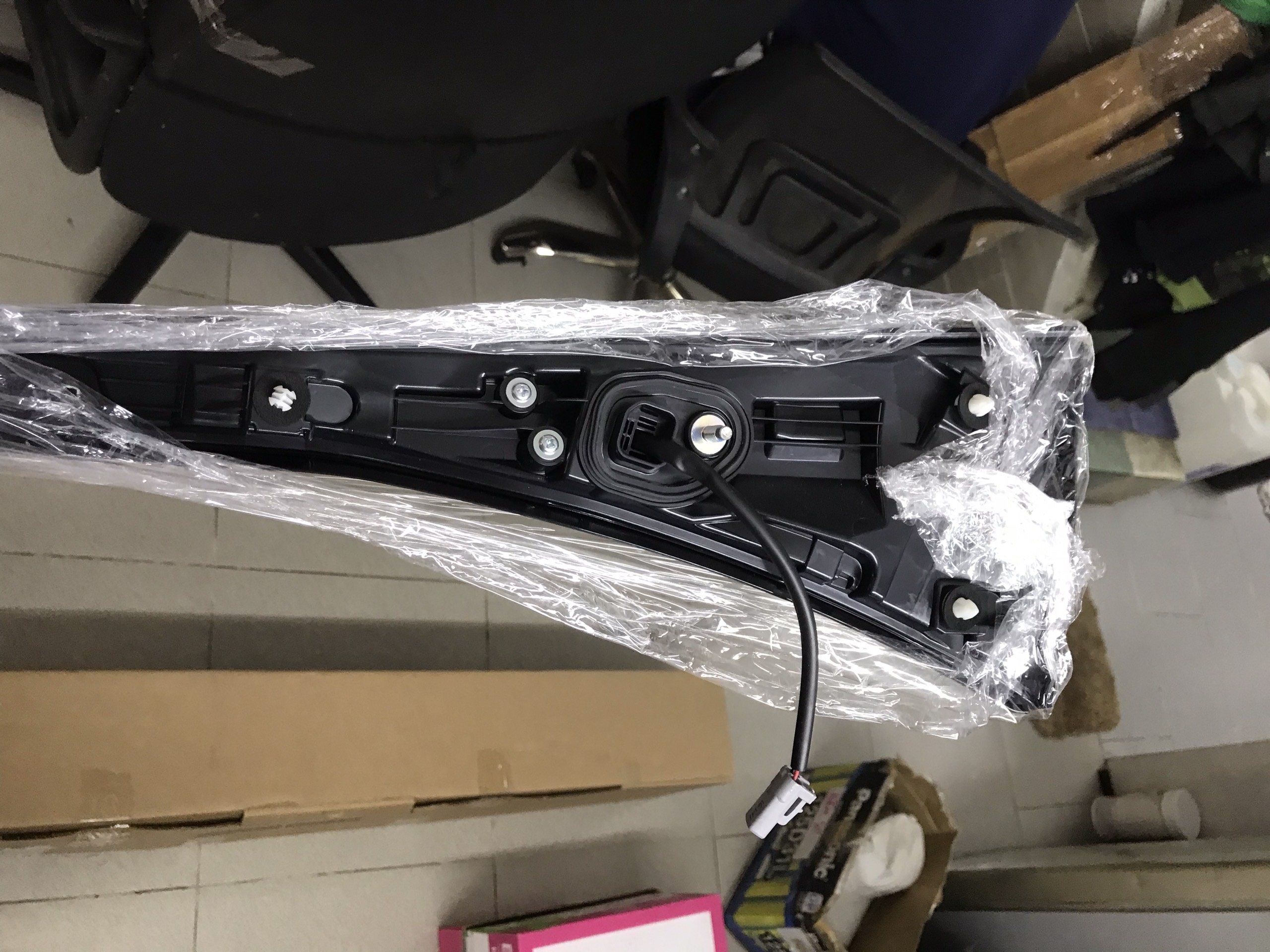 Đèn cốp sau Toyota Veloz chính hãng chất lượng