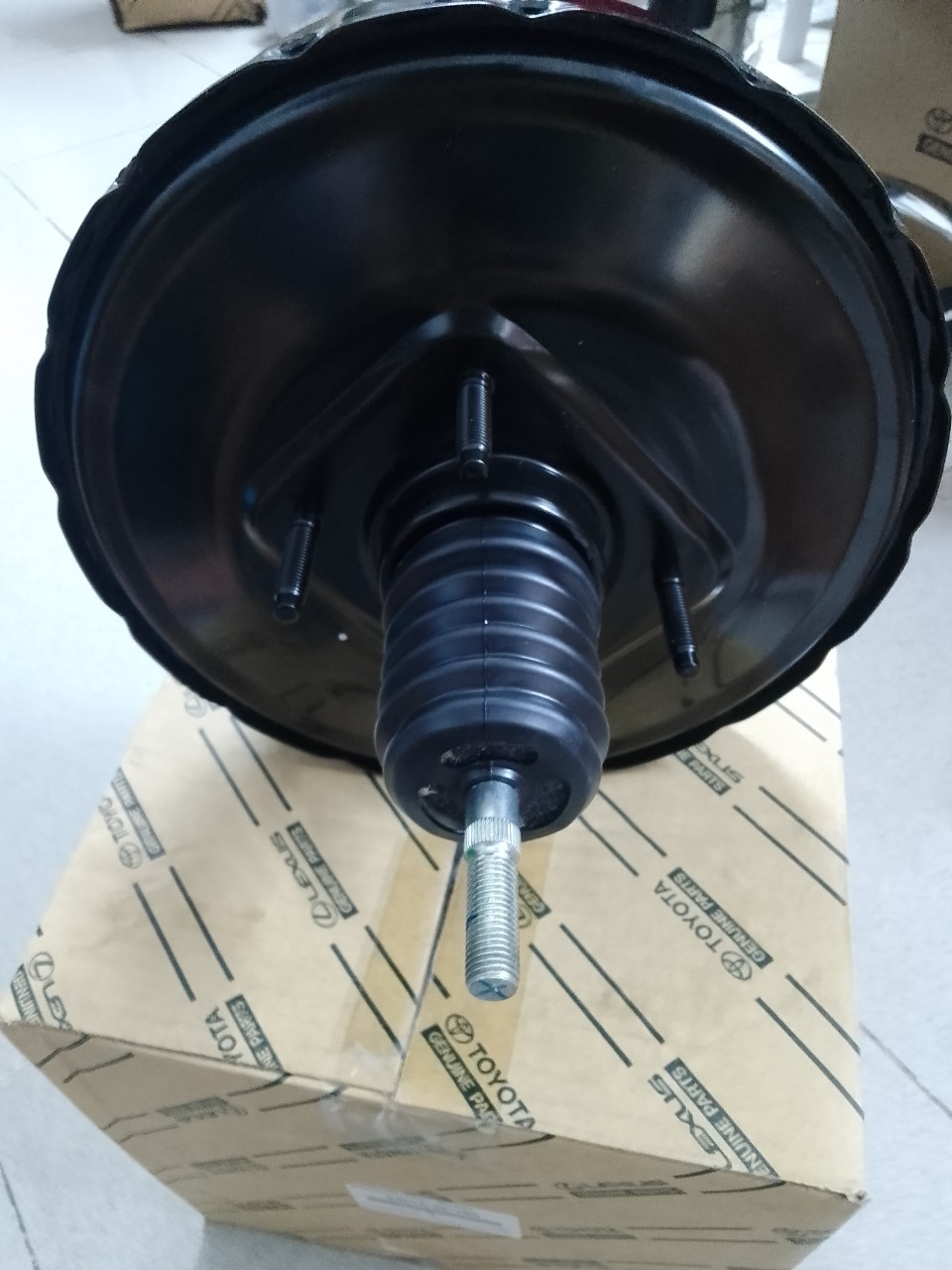 Bầu trợ lực phanh Toyota Fortuner hàng chính hãng giá tốt